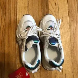 SRH Fashion | Shoes | Nwt Womens Height Increasing Sneakerssize 4 ...
